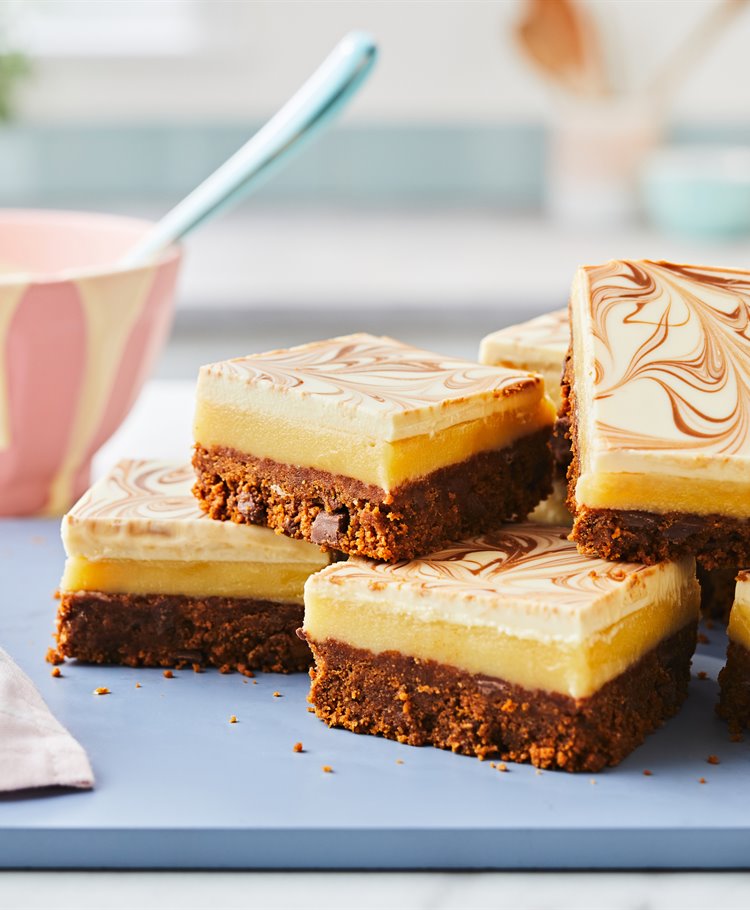 Biscoff Billionaires Traybake Recipe | Dr. Oetker