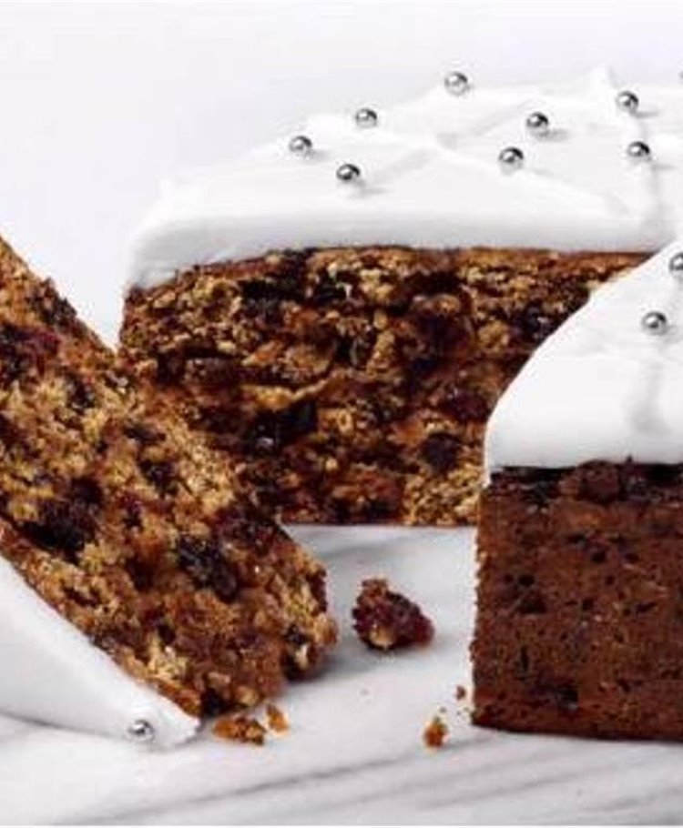 Reduced Fat Rich Christmas Cake Recipe | Dr. Oetker