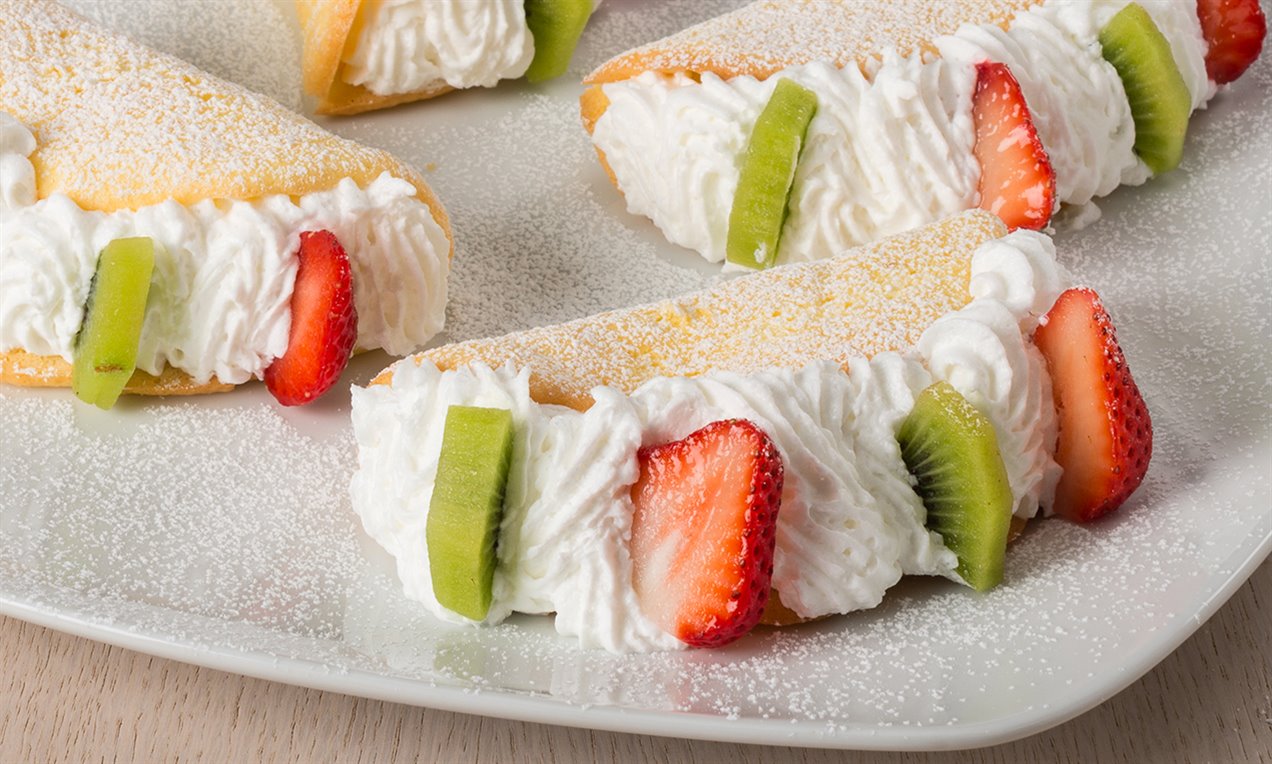 Ricetta Mezzelune ripiene di Dolceneve con fragole e kiwi | Paneangeli