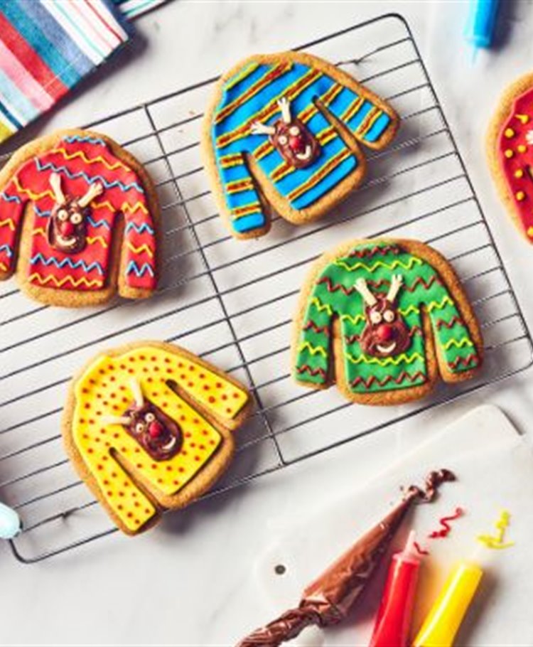 Christmas Jumper Cookies Recipe | Dr. Oetker